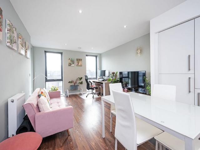 1 bedroom flat for sale