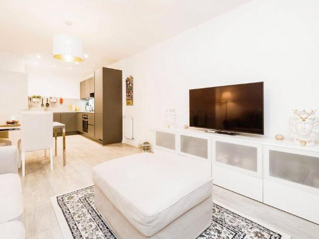 1 bedroom flat for sale