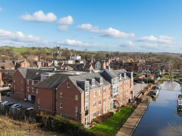 1 bedroom flat for sale