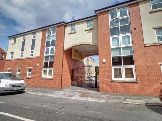 1 bedroom flat for sale