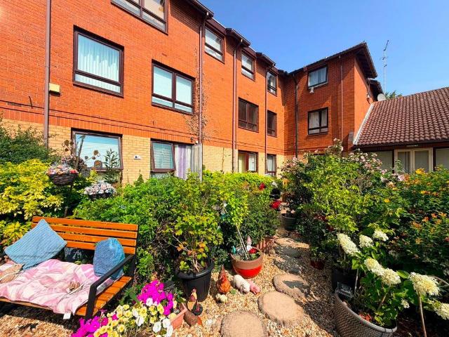 1 bedroom flat for sale