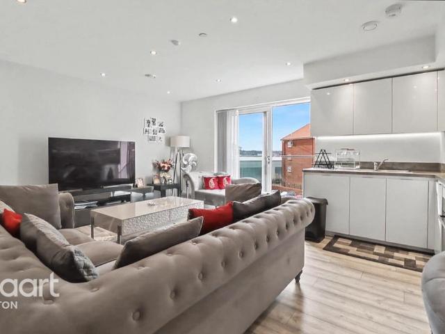 1 bedroom flat for sale