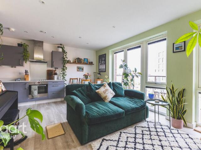 1 bedroom flat for sale
