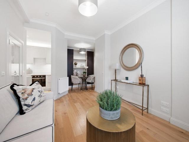 1 bedroom flat for sale