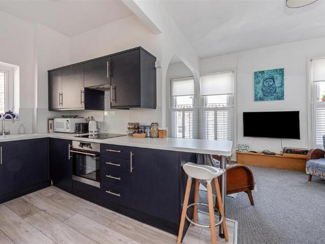 1 bedroom flat for sale