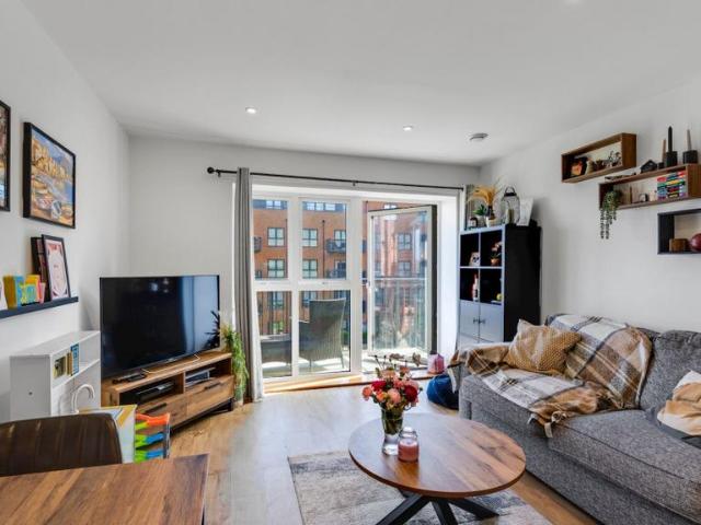 1 bedroom flat for sale