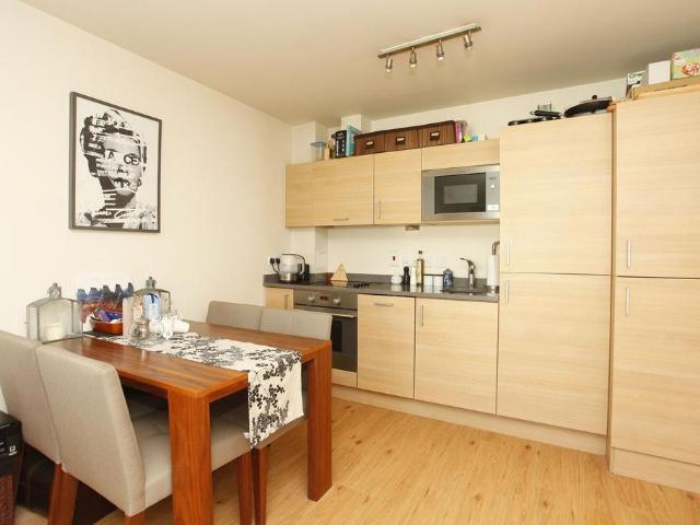 1 bedroom flat for sale