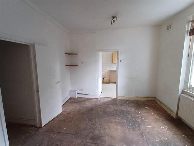 1 bedroom flat for sale