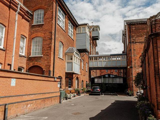 1 bedroom flat for sale