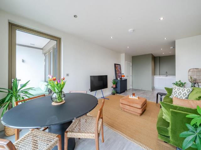 1 bedroom flat for sale
