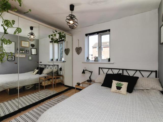 1 bedroom flat for sale