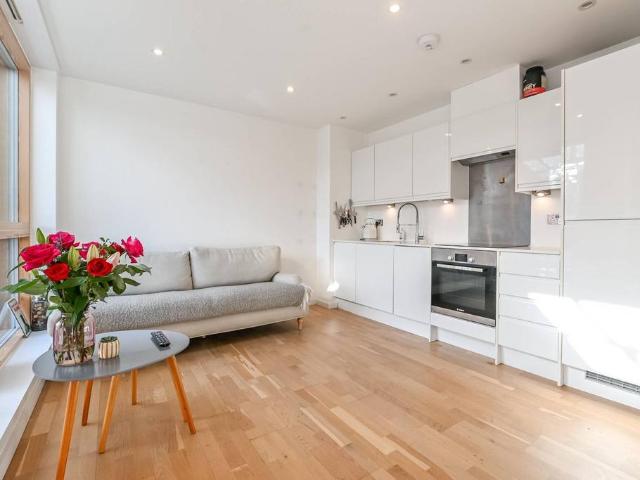 1 bedroom flat for sale