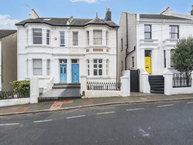 1 bedroom flat for sale