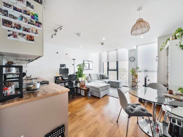 1 bedroom flat for sale