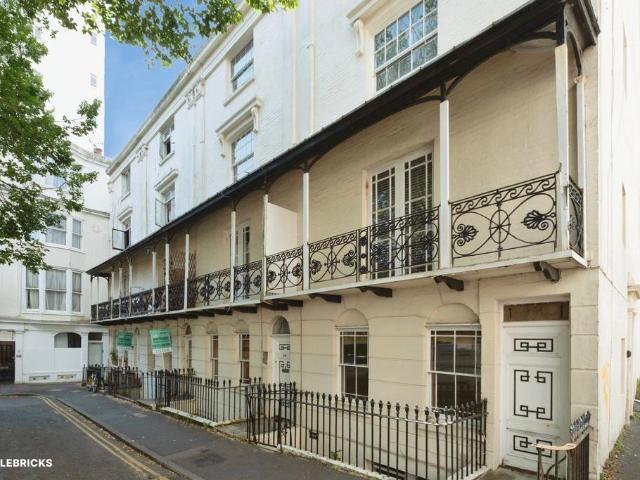 1 bedroom flat for sale