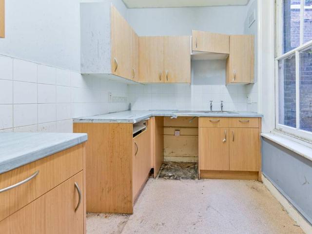 1 bedroom flat for sale