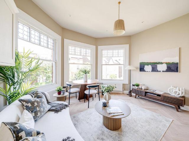 1 bedroom flat for sale