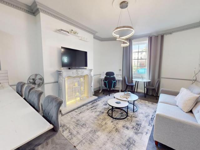 1 bedroom flat for sale