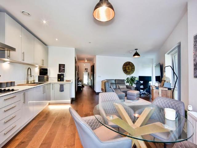 1 bedroom flat for sale