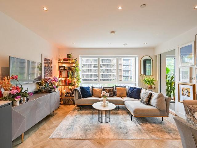 1 bedroom flat for sale