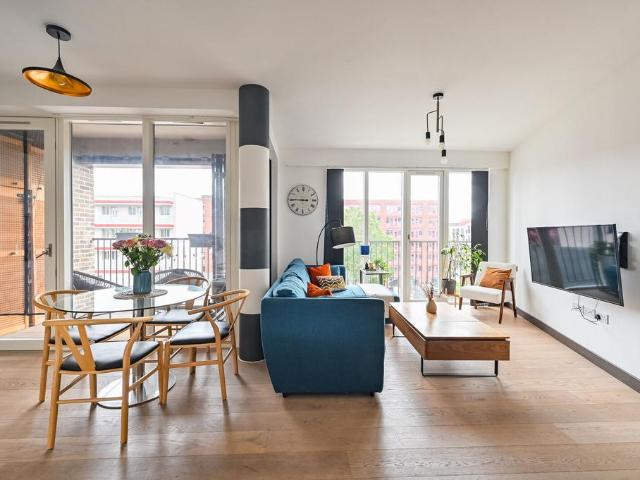 1 bedroom flat for sale