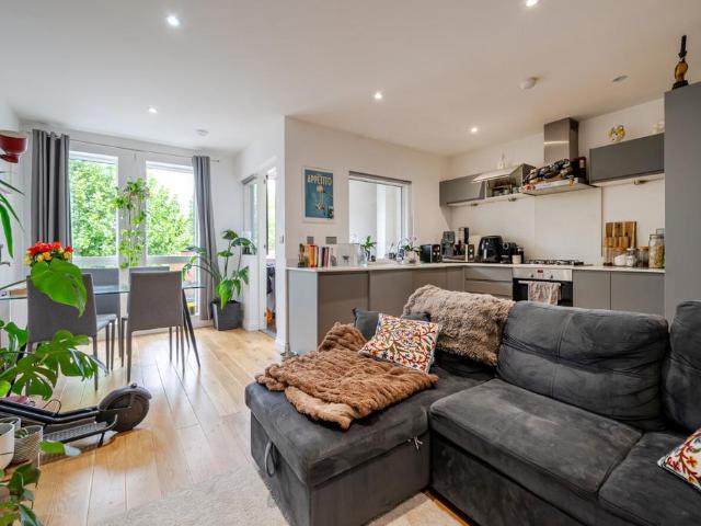 1 bedroom flat for sale
