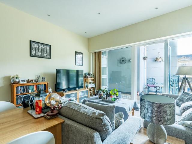 1 bedroom flat for sale