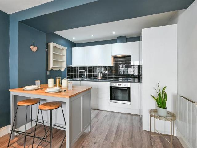1 bedroom flat for sale