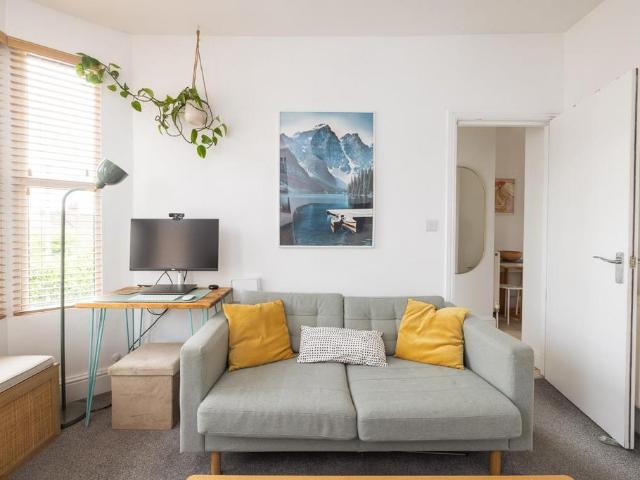 1 bedroom flat for sale