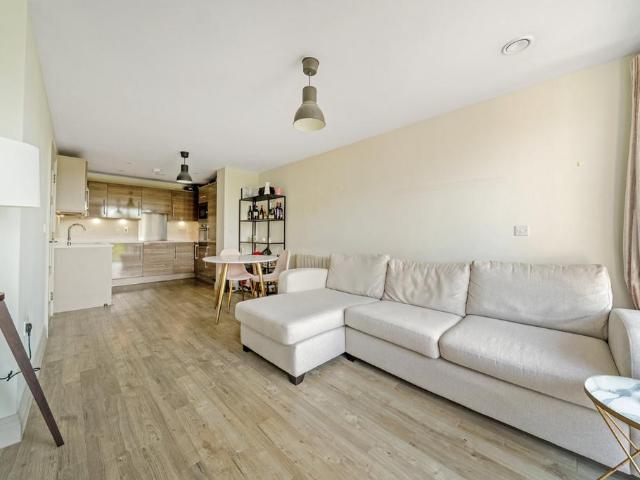 1 bedroom flat for sale