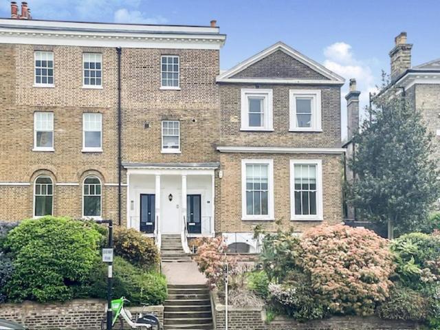1 bedroom flat for sale