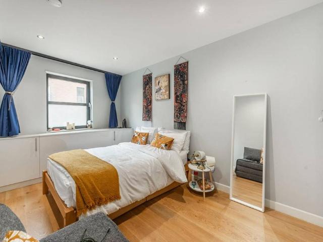 1 bedroom flat for sale