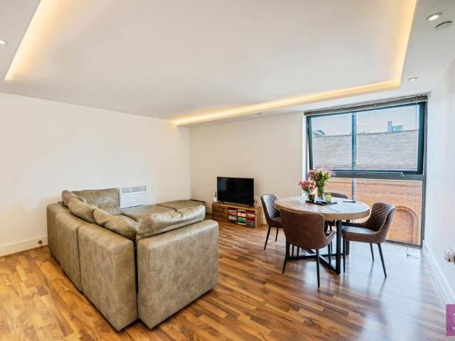 1 bedroom flat for sale