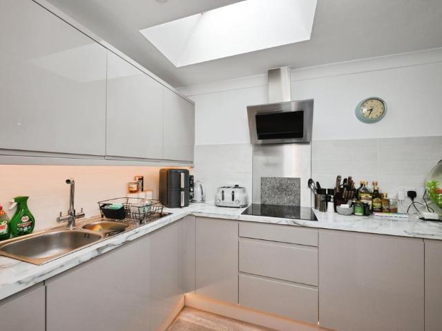 1 bedroom flat for sale