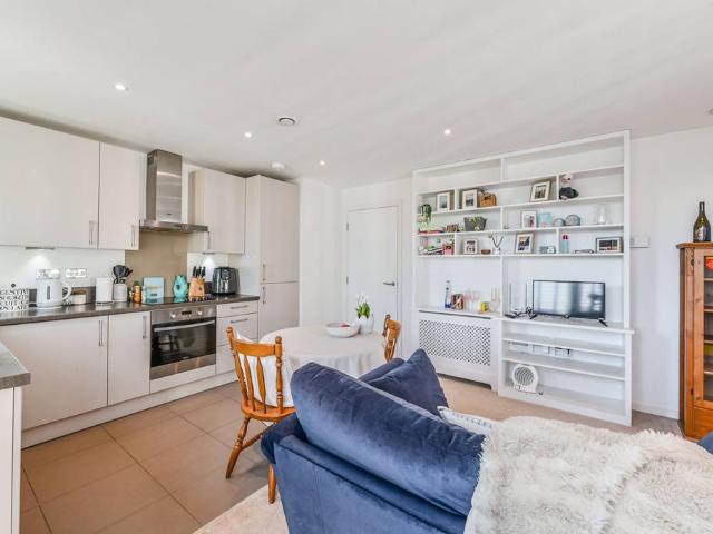 1 bedroom flat for sale