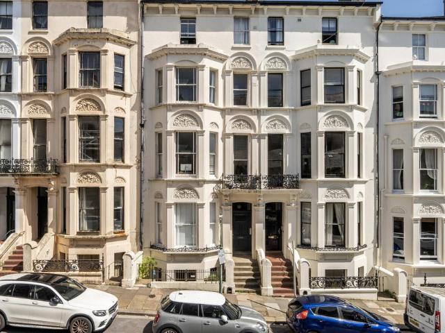 1 bedroom flat for sale