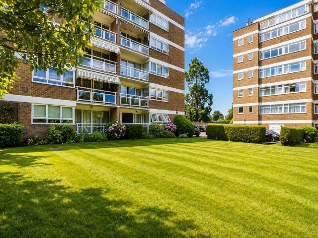 2 bedroom flat for sale