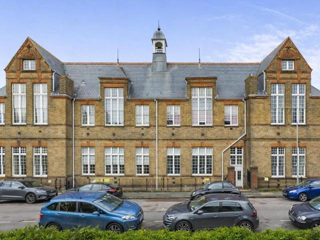 1 bedroom flat for sale