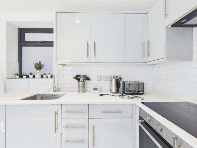1 bedroom flat for sale