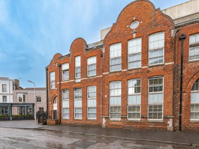 1 bedroom flat for sale