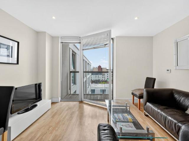 1 bedroom flat for sale