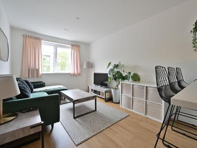 1 bedroom flat for sale