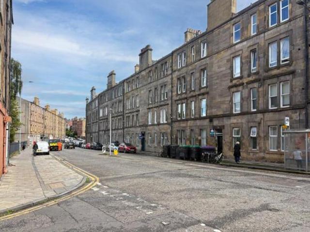 1 bedroom flat for sale in 48/8 Broughton Road, Edinburgh, EH7