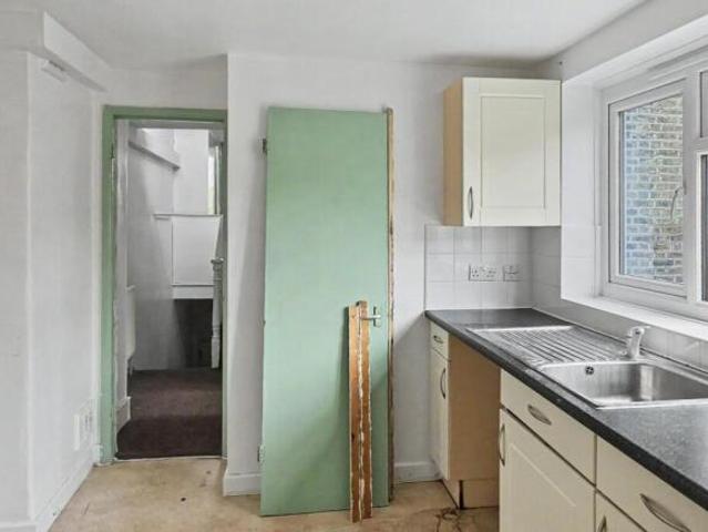 1 bedroom flat for sale in 66B Gayford Road, London W12 9BW, W12
