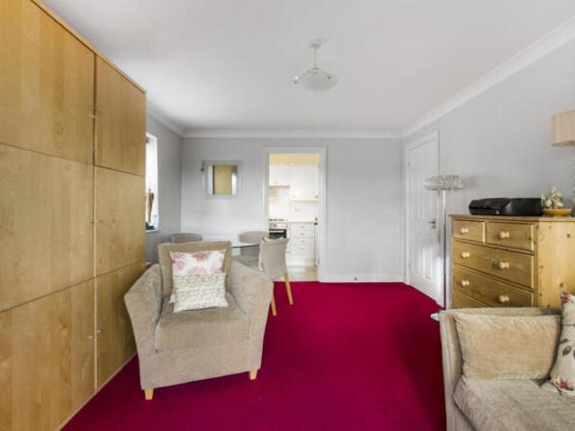 1 bedroom flat for sale in 110 Friern Park, North Finchley, N12