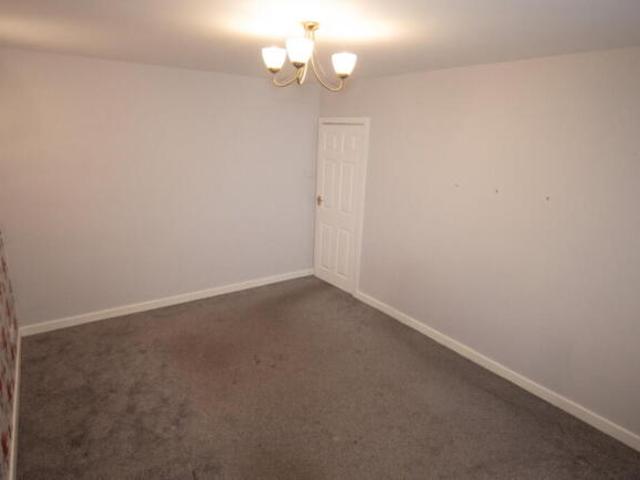 1 bedroom flat for sale in 17 Hudroyd, Almondbury, HD5 8RZ, HD5