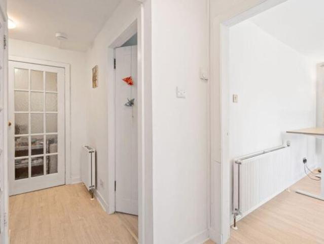 1 bedroom flat for sale in 26/7 Hoseason Gardens, Edinburgh, EH4 7HG, EH4