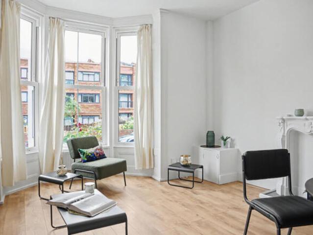 1 bedroom flat for sale in 28b Pendennis Road, Streatham, London SW16 2SW, SW16
