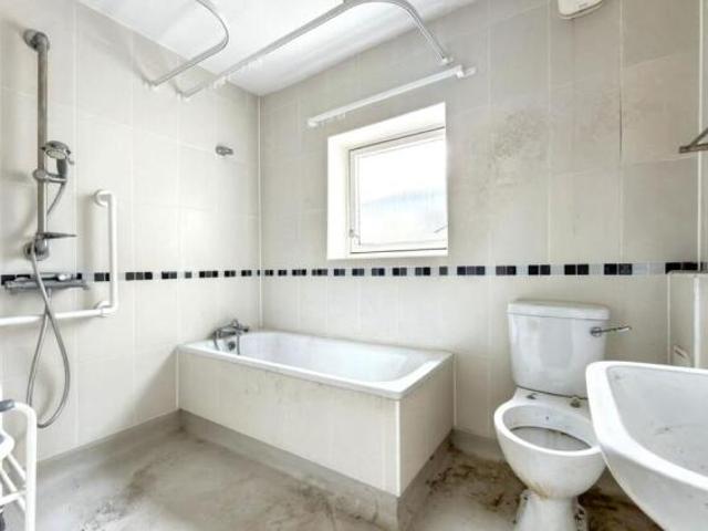 1 bedroom flat for sale in 31 Inman Road, Harlesden, London, NW10 9JU, NW10
