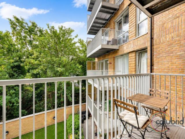 1 bedroom flat for sale in 3 Cunard Square, Chelmsford, CM1